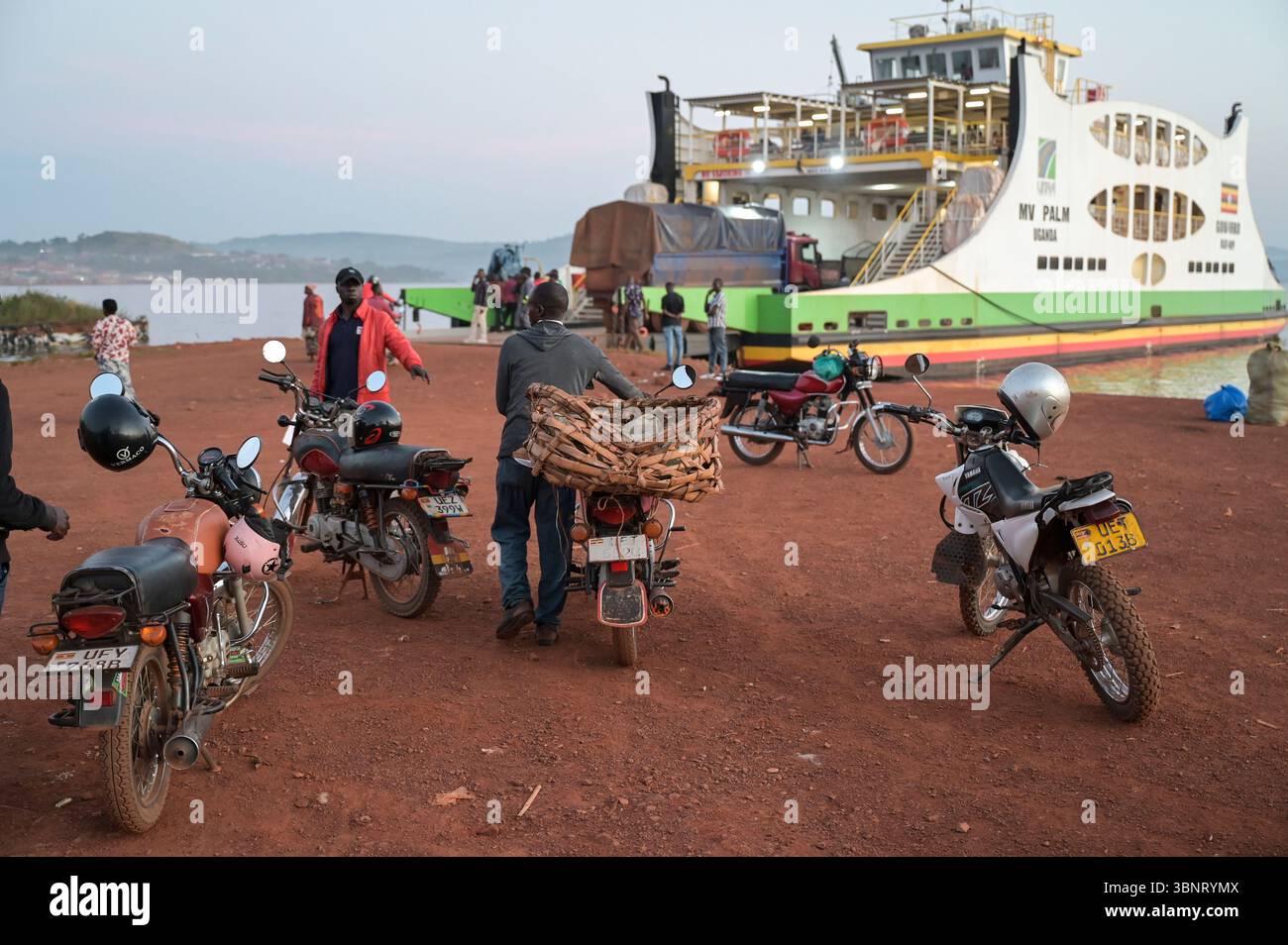 Transport zur insel hi-res stock photography and images - Alamy