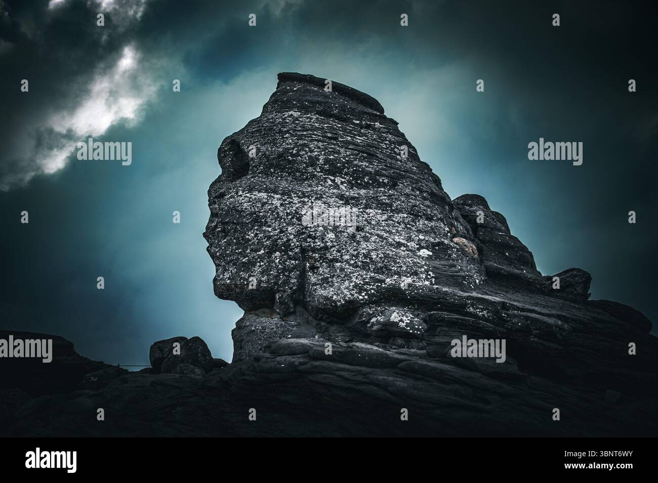Dramatic rocky formation hi-res stock photography and images - Alamy