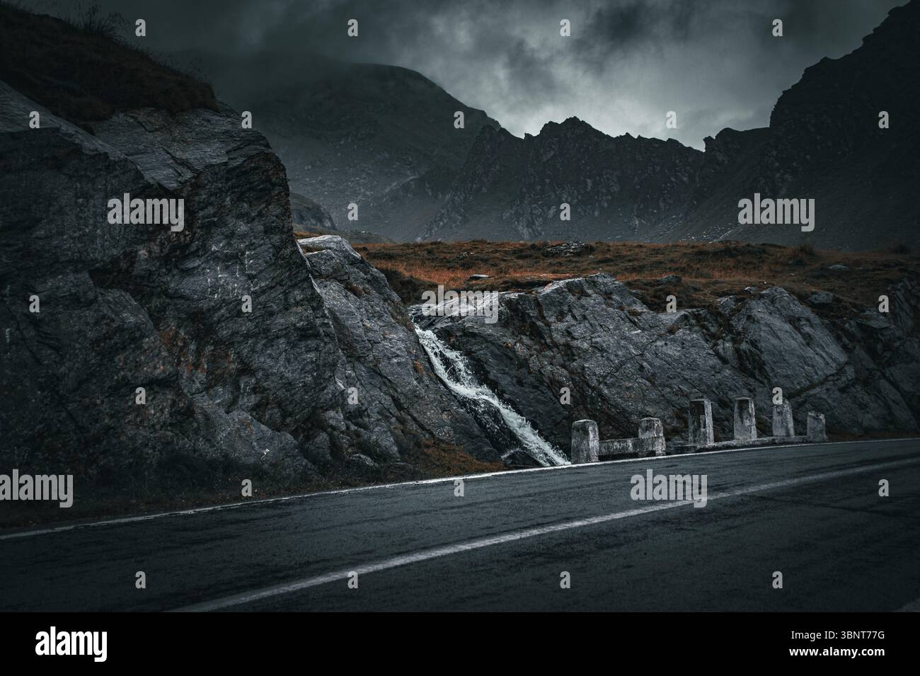 Road through mountain pass mountains hi-res stock photography and ...