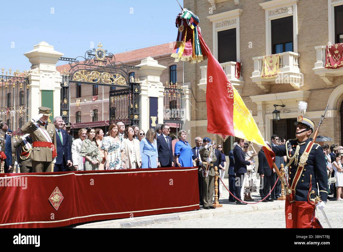 King Felipe VI, accompanied by the President of the Regional Government ...