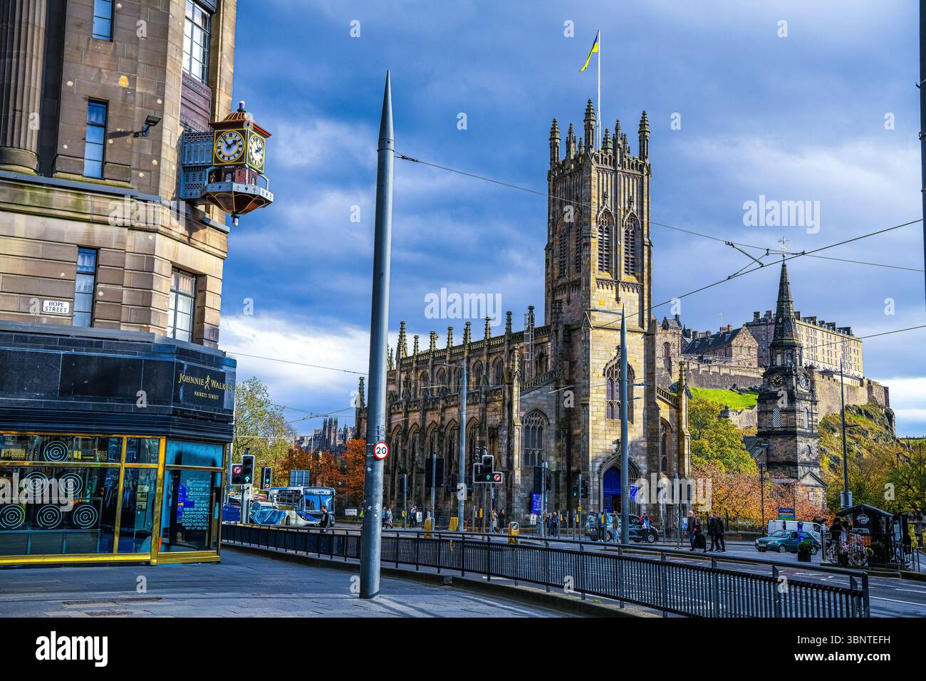 Edinburgh Scotland with tourists walking along historic roads Stock ...