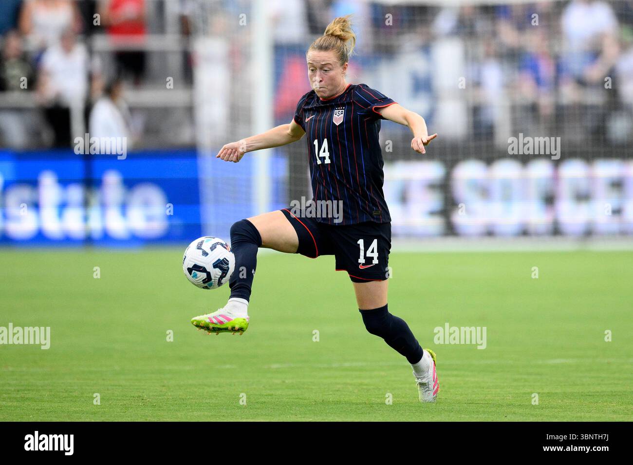 United States defender Emily Sonnett (14) in action during the first ...