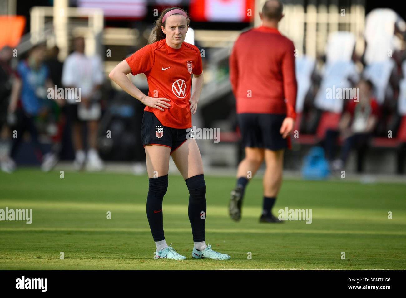 United States midfielder Rose Lavelle (16) warms up before an ...