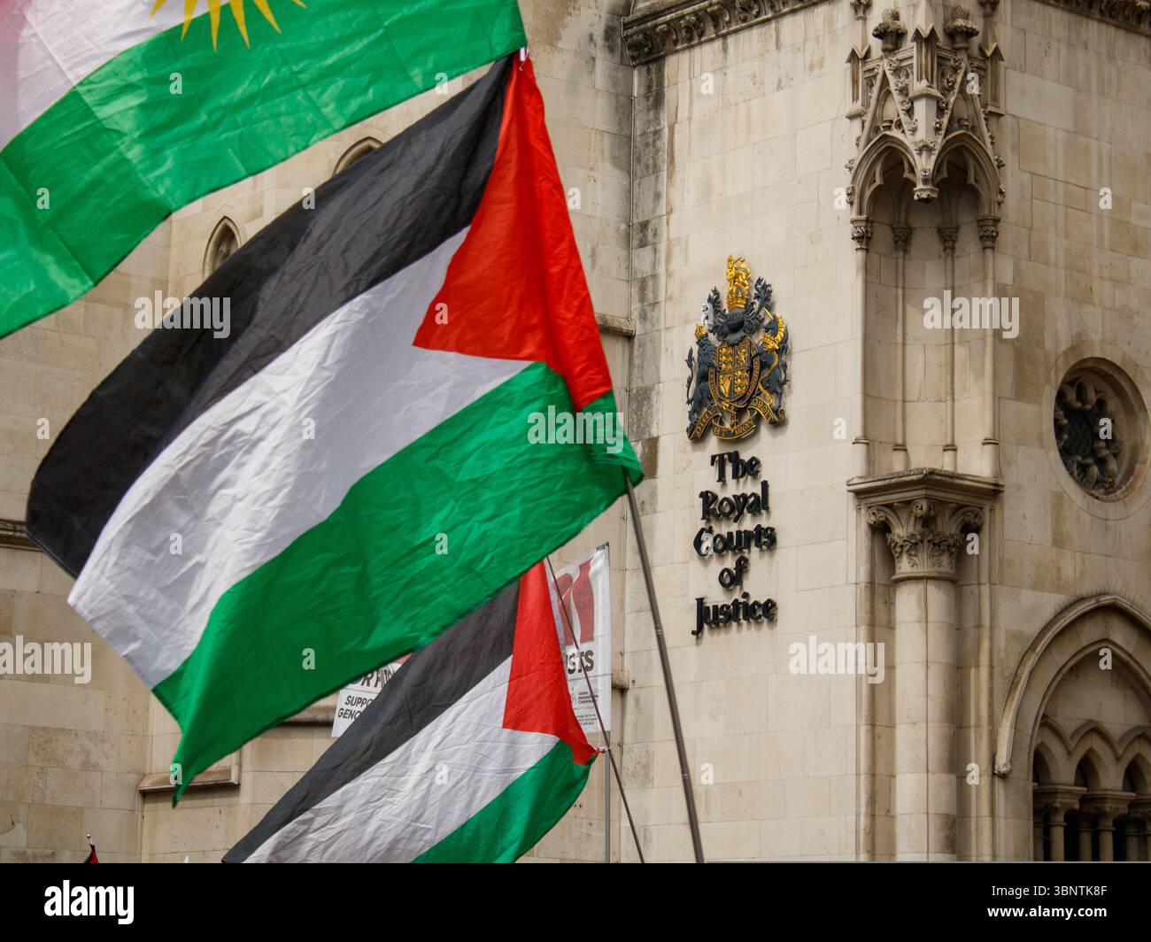 Israel flag inside palestine hi-res stock photography and images - Alamy