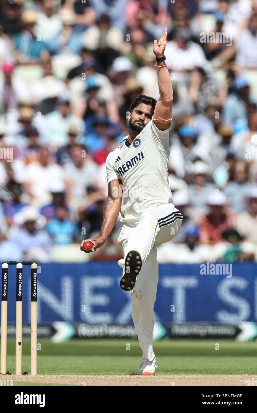 Nitish Kumar Reddy of India delivers the ball during the 2nd Rothesay ...