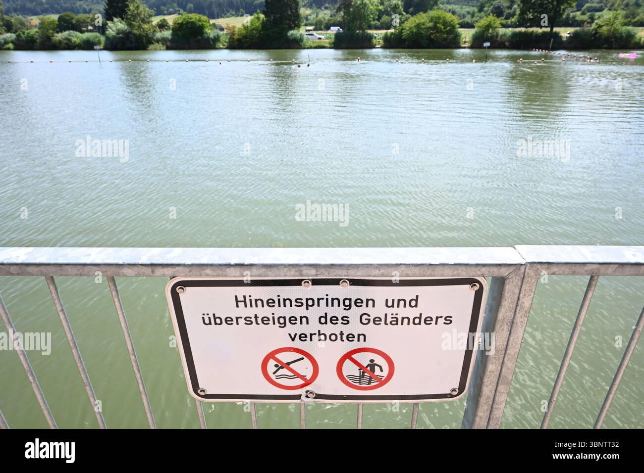 04 July 2025, Baden-Württemberg, Plüderhausen: A sign with the ...