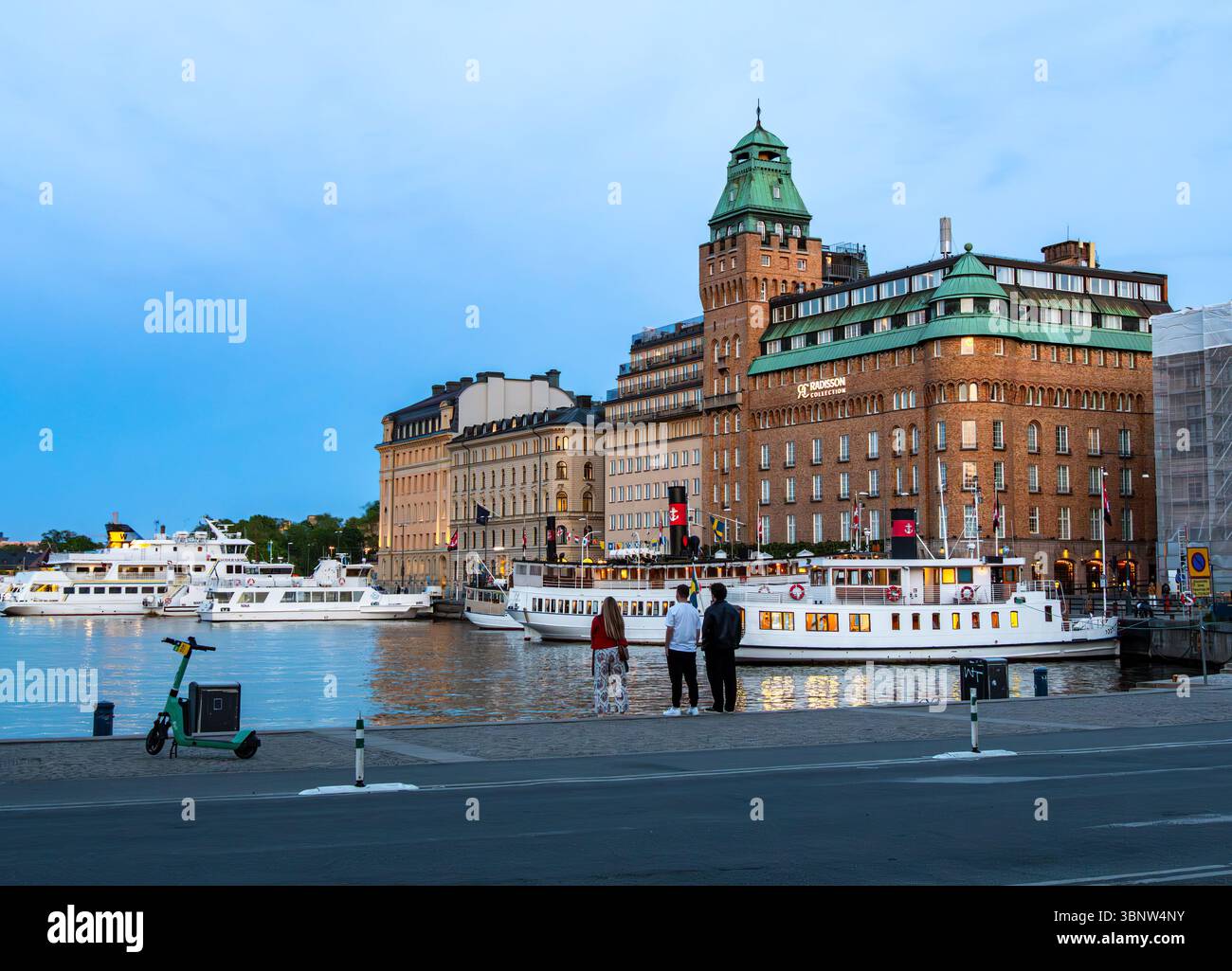 Enjoy serene view boats docked hi-res stock photography and images - Alamy