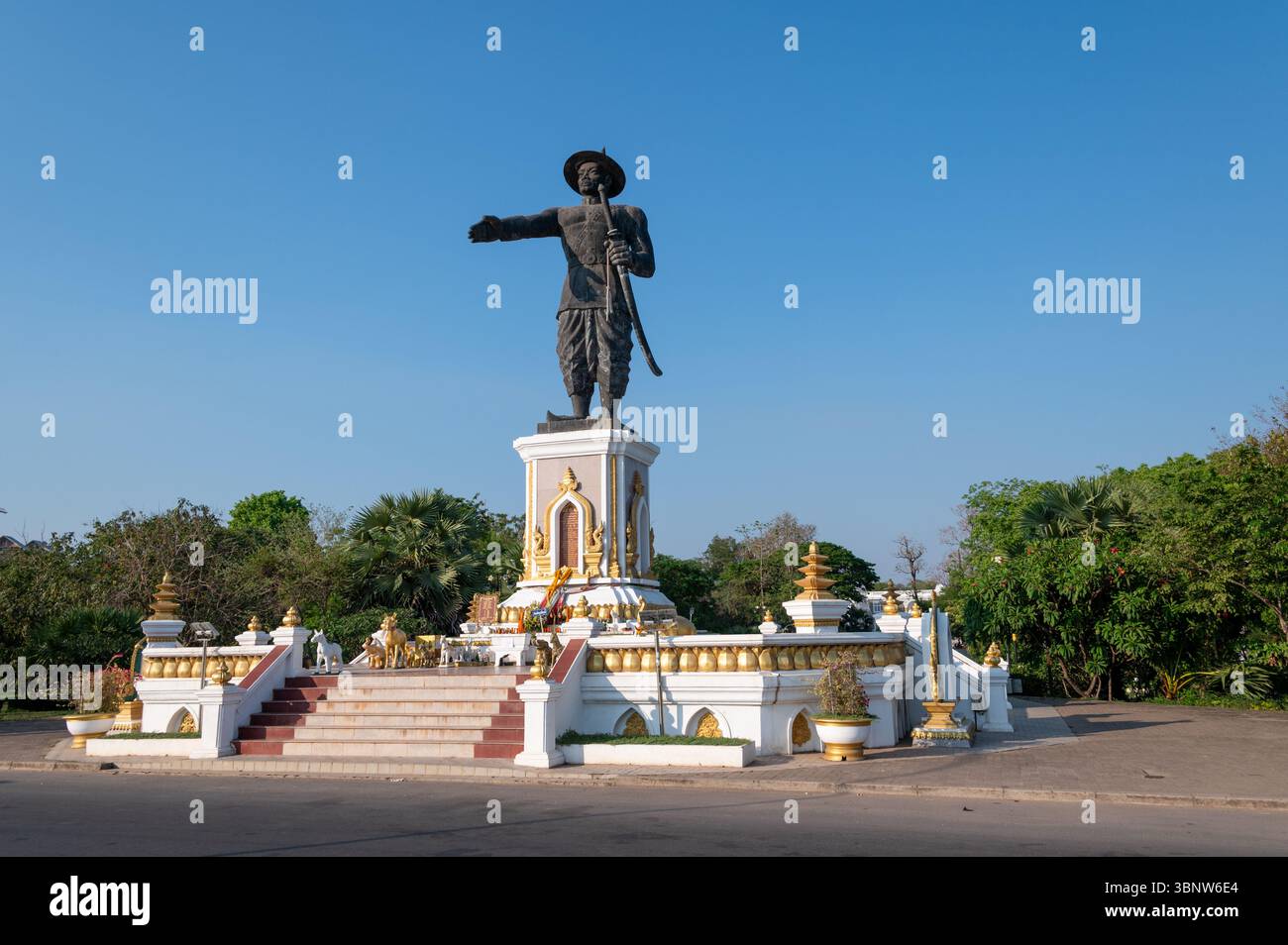 A statue of the Lao King Setthathirat in Chao Anouvong Park, acing the ...