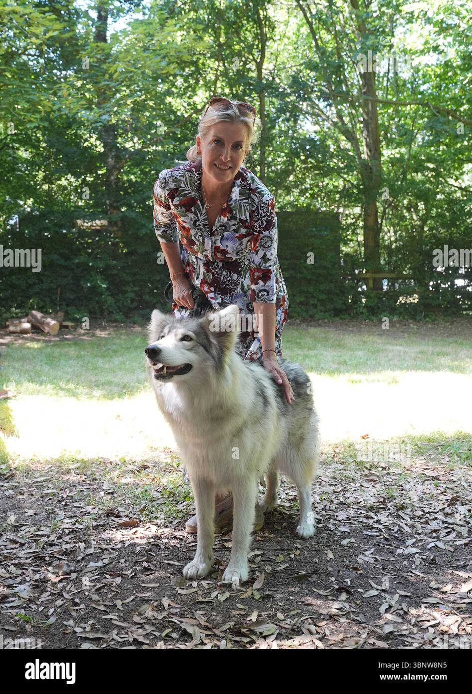 The Duchess of Edinburgh with wolves during her visit to the Kent ...