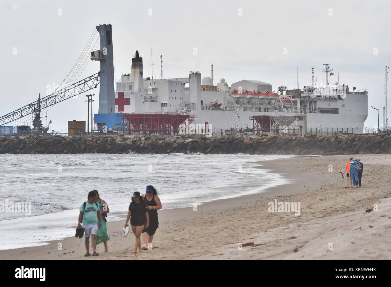MANTA BUQUE ESTADOS UNIDOS COMFORT Manta, July 4, 2025 Arrival of the ...