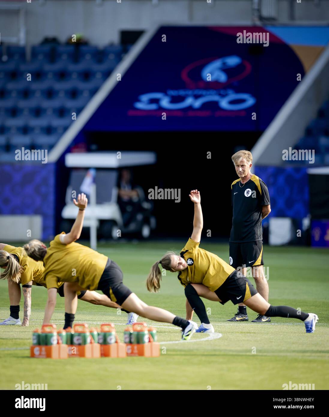 LUZERN - Coach Andries Jonker during a training session at the Allmend ...