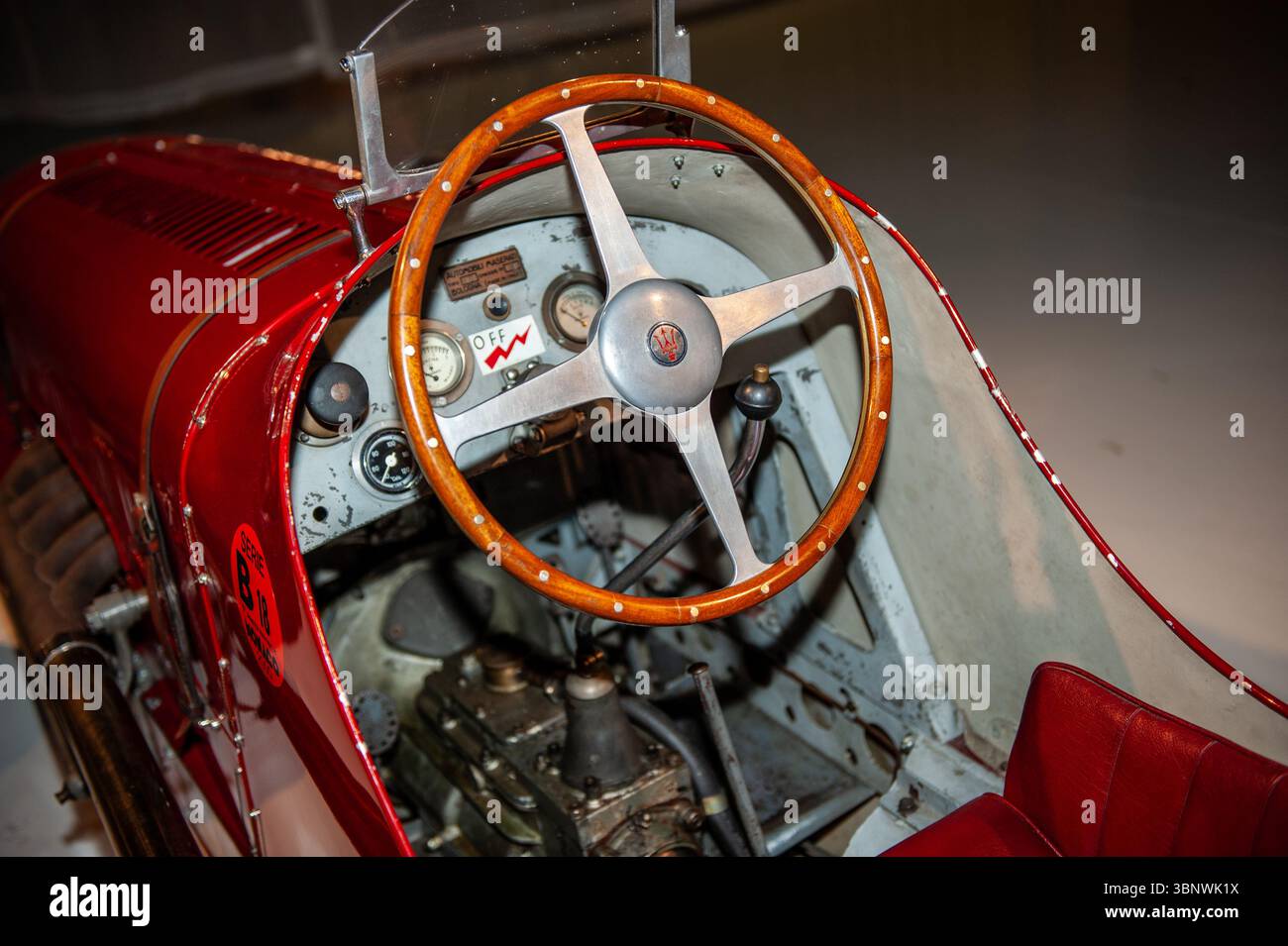 Maserati 6CM: details of the driving position, with the unusual ...