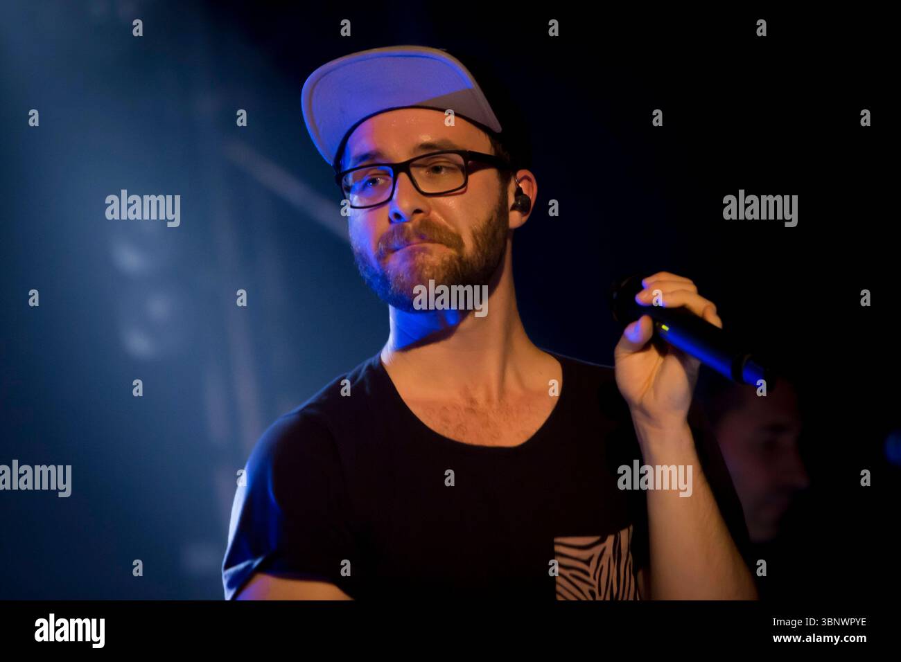 Der deutsche Singer / Songwriter Mark Forster 30 live auf der Bühne ...
