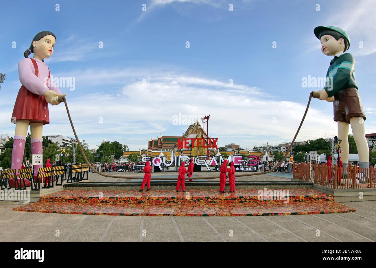 Bangkok, Thailand. 4th July 2025. Giant Dolls of Young-hee and Cheol-su ...