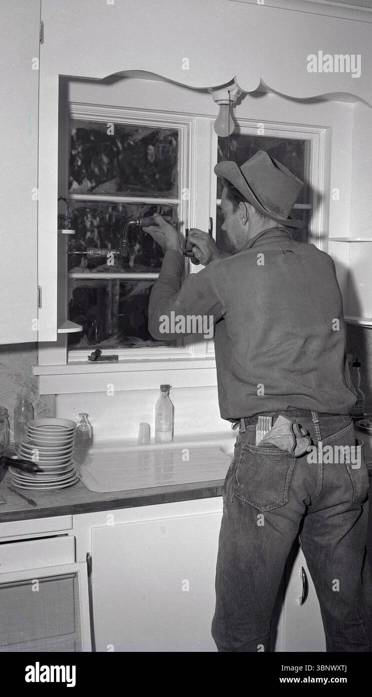 1947 historical carpenter in hi-res stock photography and images - Alamy