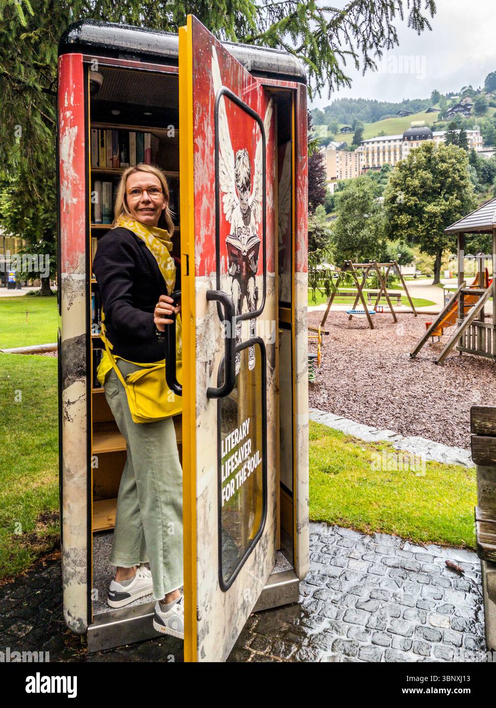 Once a telephone box, now a bookcrossing station for exchanging books ...