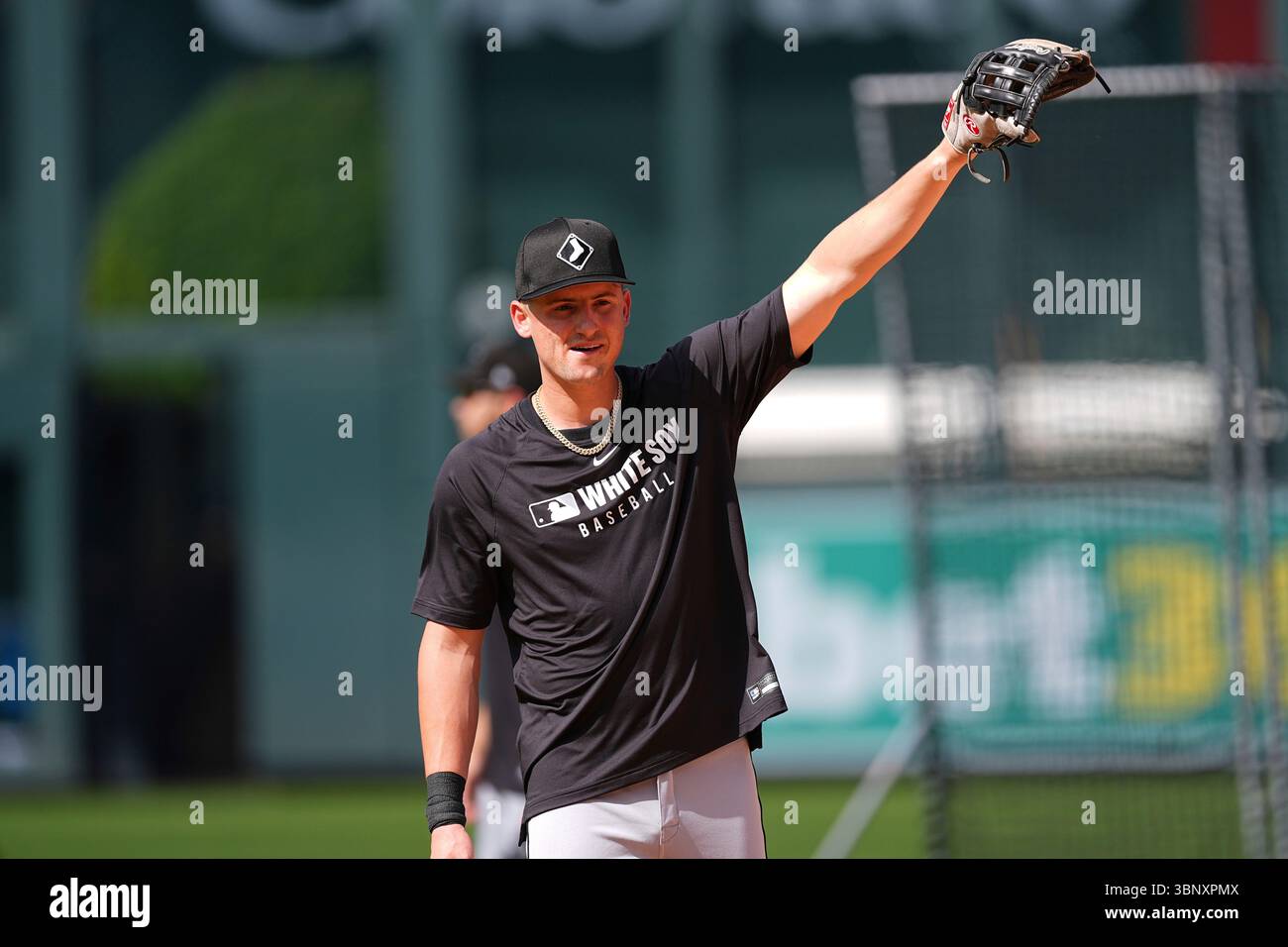 Chicago White Sox shortstop Colton Montgomery warms up before a ...