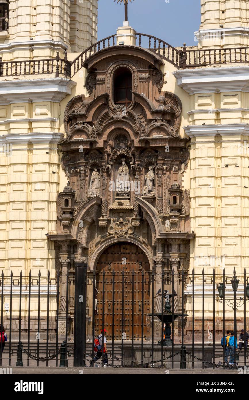 Convent church saint francis hi-res stock photography and images - Alamy