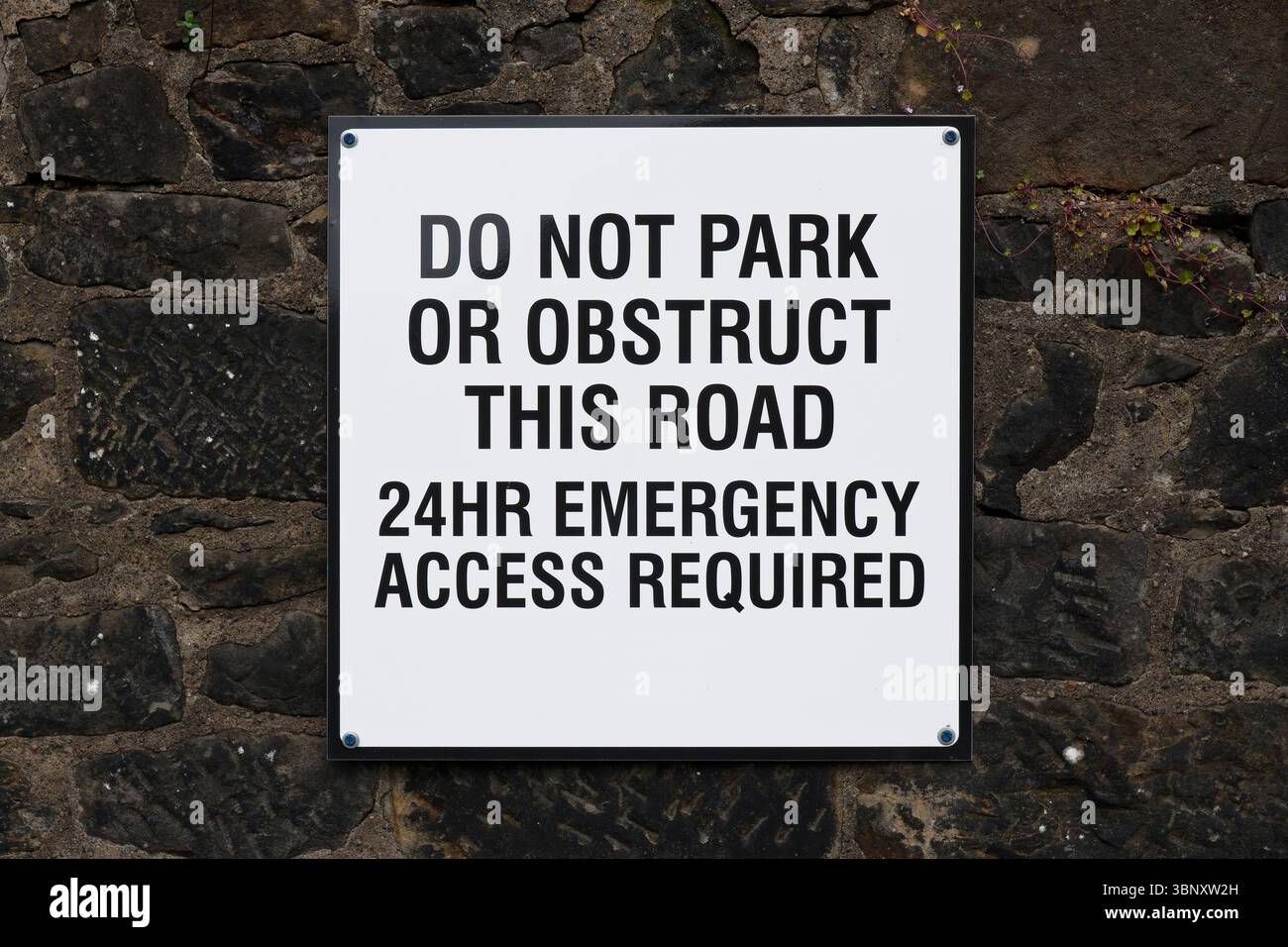 Private parking sign 24 hour access required Stock Photo - Alamy