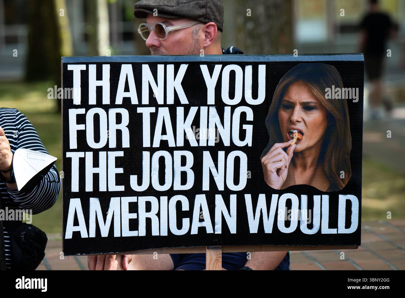 Seattle, USA. 4th July 2025. Protestors at the Free America rally ...