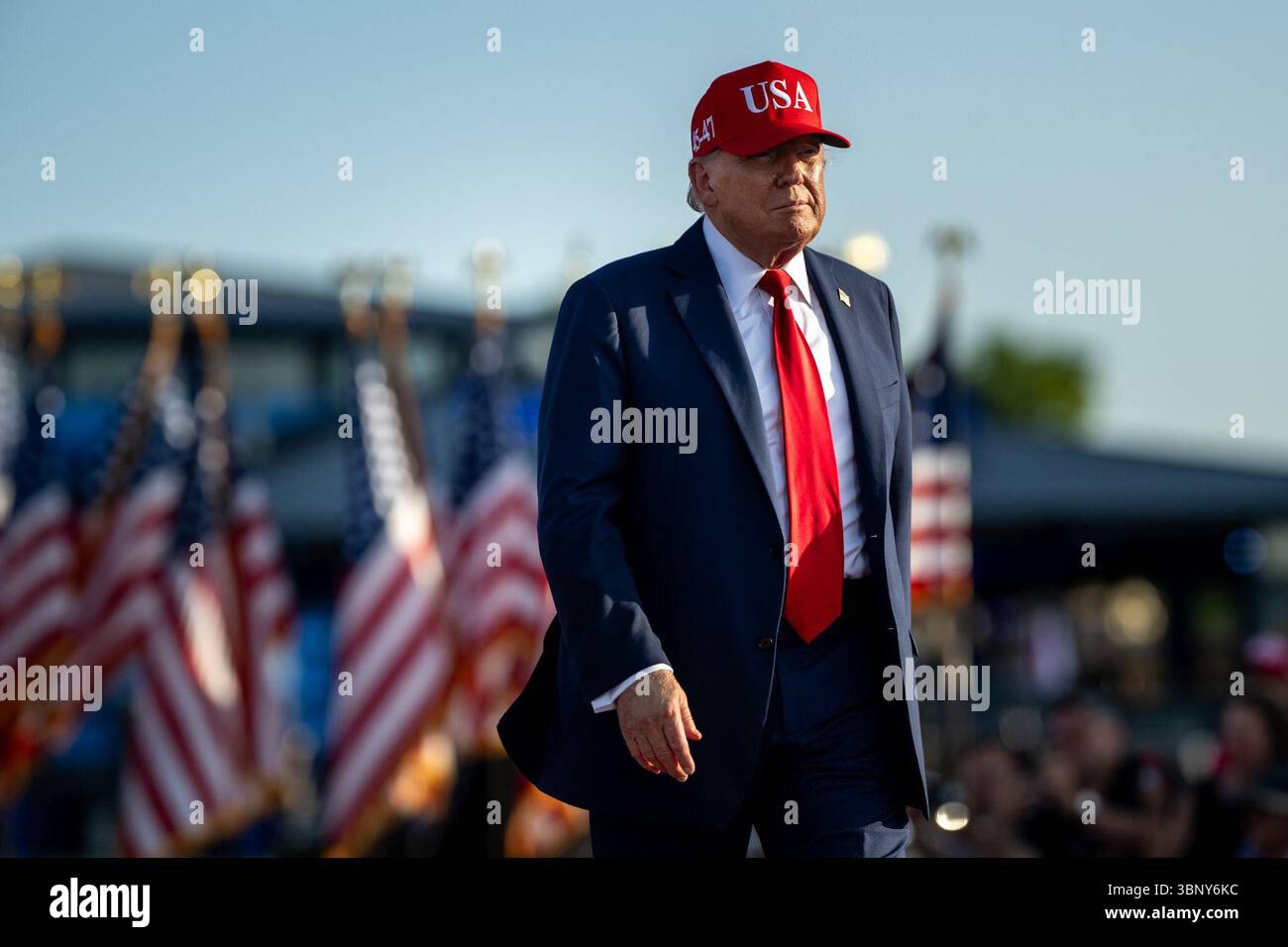 President Donald Trump arrives to the Salute to America Celebration ...