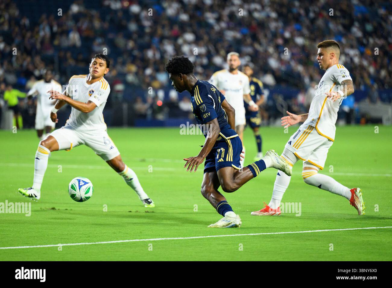 Vancouver Whitecaps forward Emmanuel Sabbi (11) pursues the ball during ...