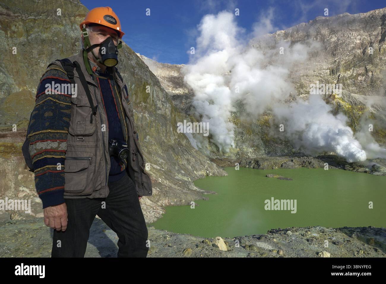New Zealand, island, White Island, geothermal, gases, volcanism, man ...