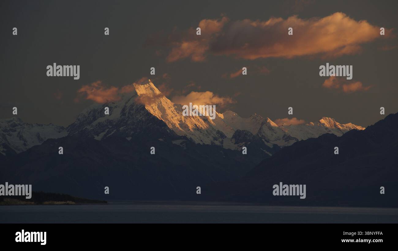 New Zealand, South Island, Mt Cook. Summit, snow, mountain, Aoraki, New ...