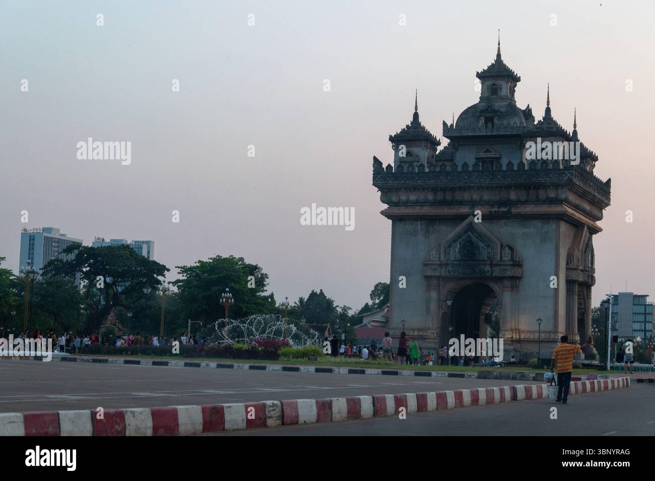 Traffic around the Victory Monument, a war memorial that resembles the ...