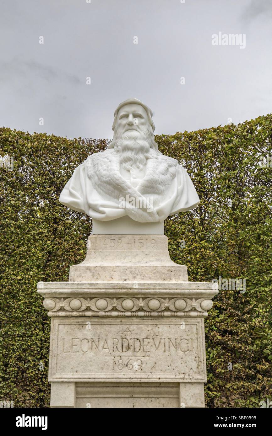 Amboise, France -October 16, 2019: Statue of Leonardo da Vinci in the ...