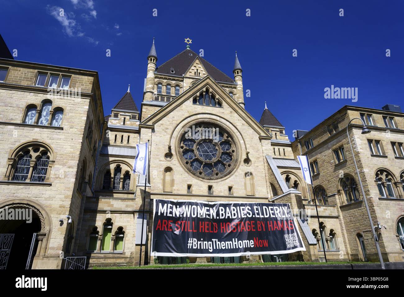 Synagogue service not victims hi-res stock photography and images - Alamy