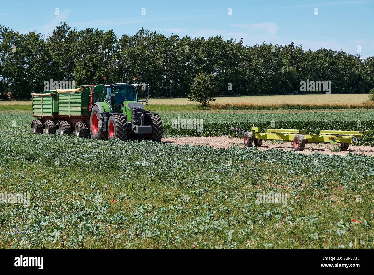 New holland harvester july 2025 hi-res stock photography and images - Alamy