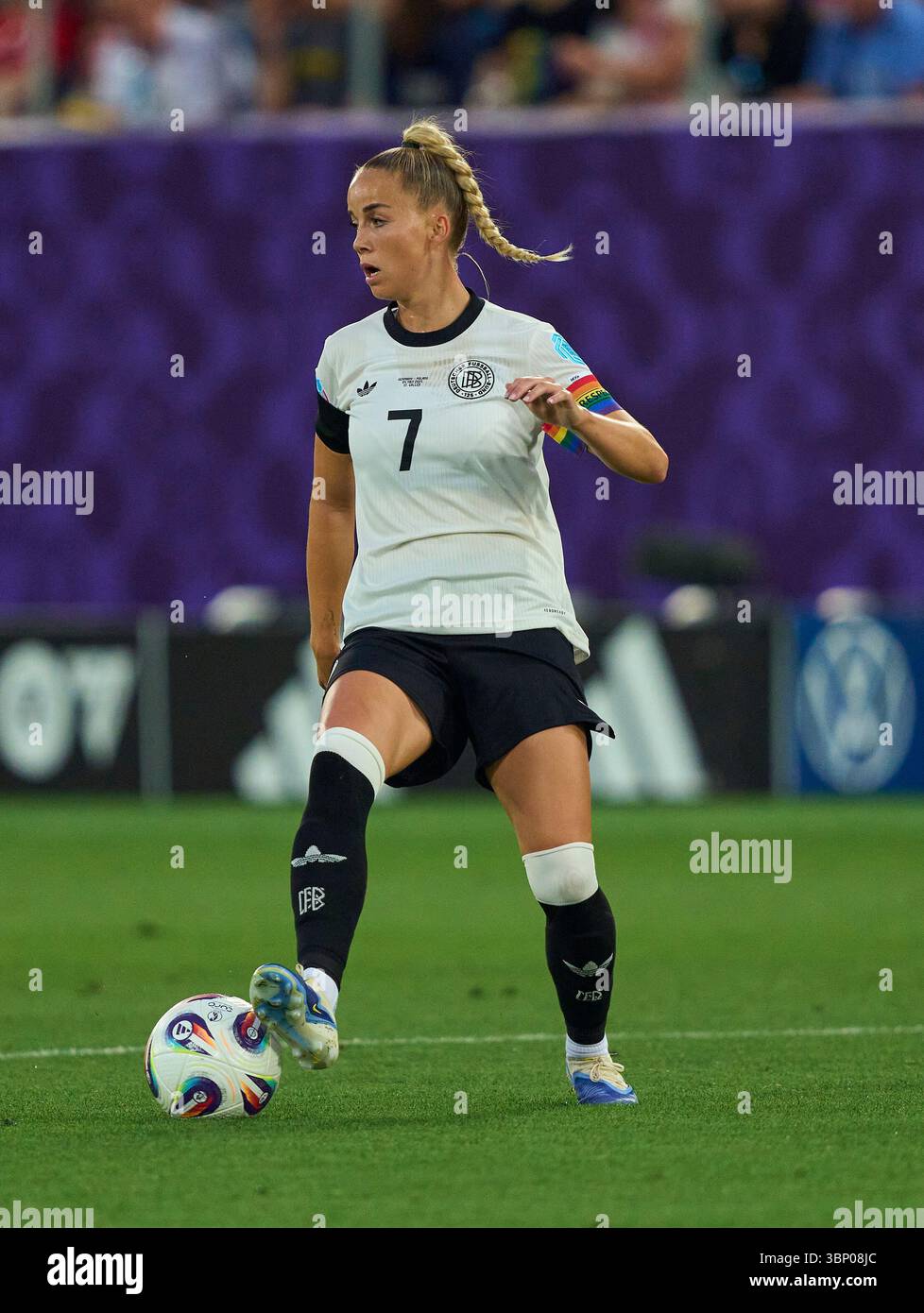 Giulia Gwinn #7 of Team Germany in the football UEFA Women EURO 2025 ...