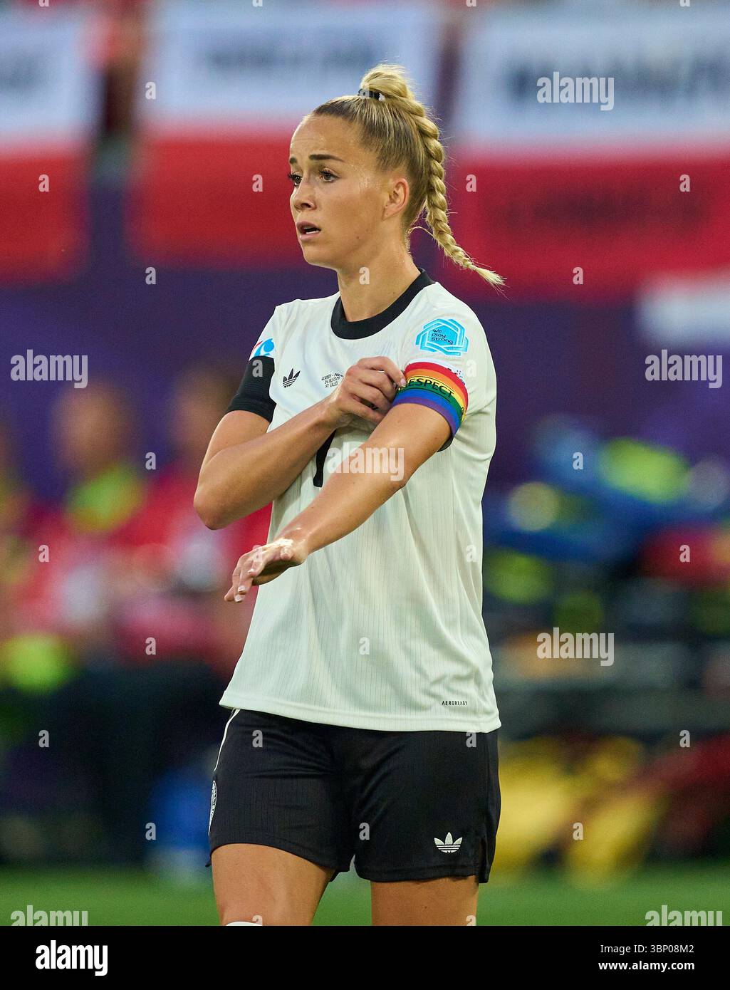 Giulia Gwinn #7 of Team Germany in the football UEFA Women EURO 2025 ...