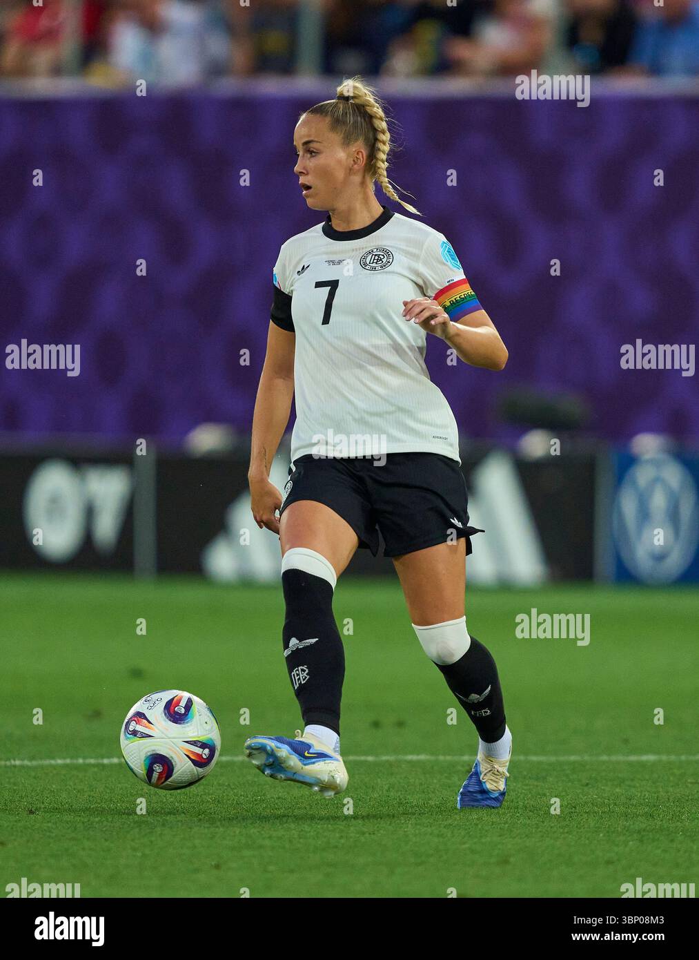 Giulia Gwinn #7 of Team Germany in the football UEFA Women EURO 2025 ...