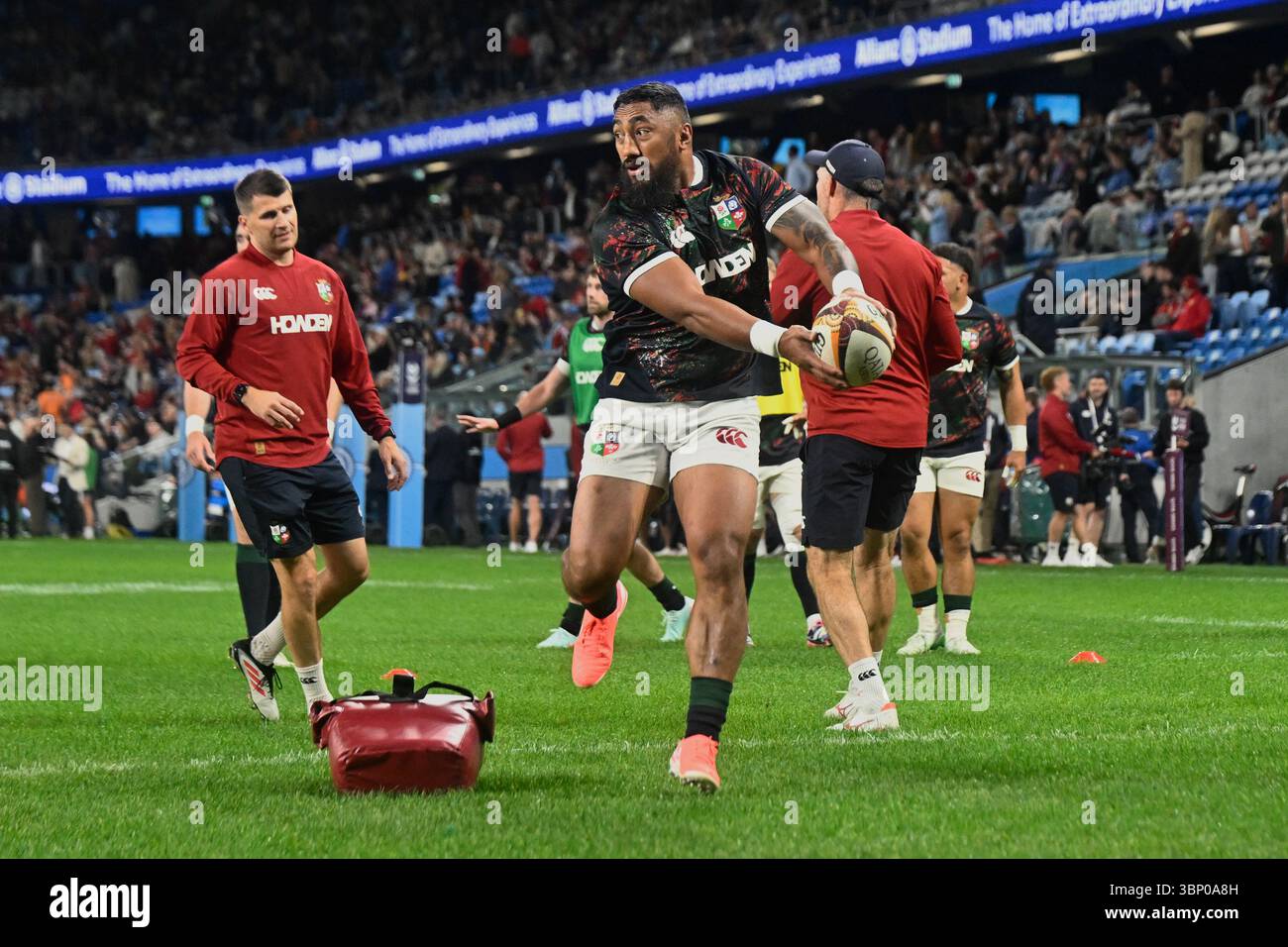 Bundee aki lions hi-res stock photography and images - Alamy