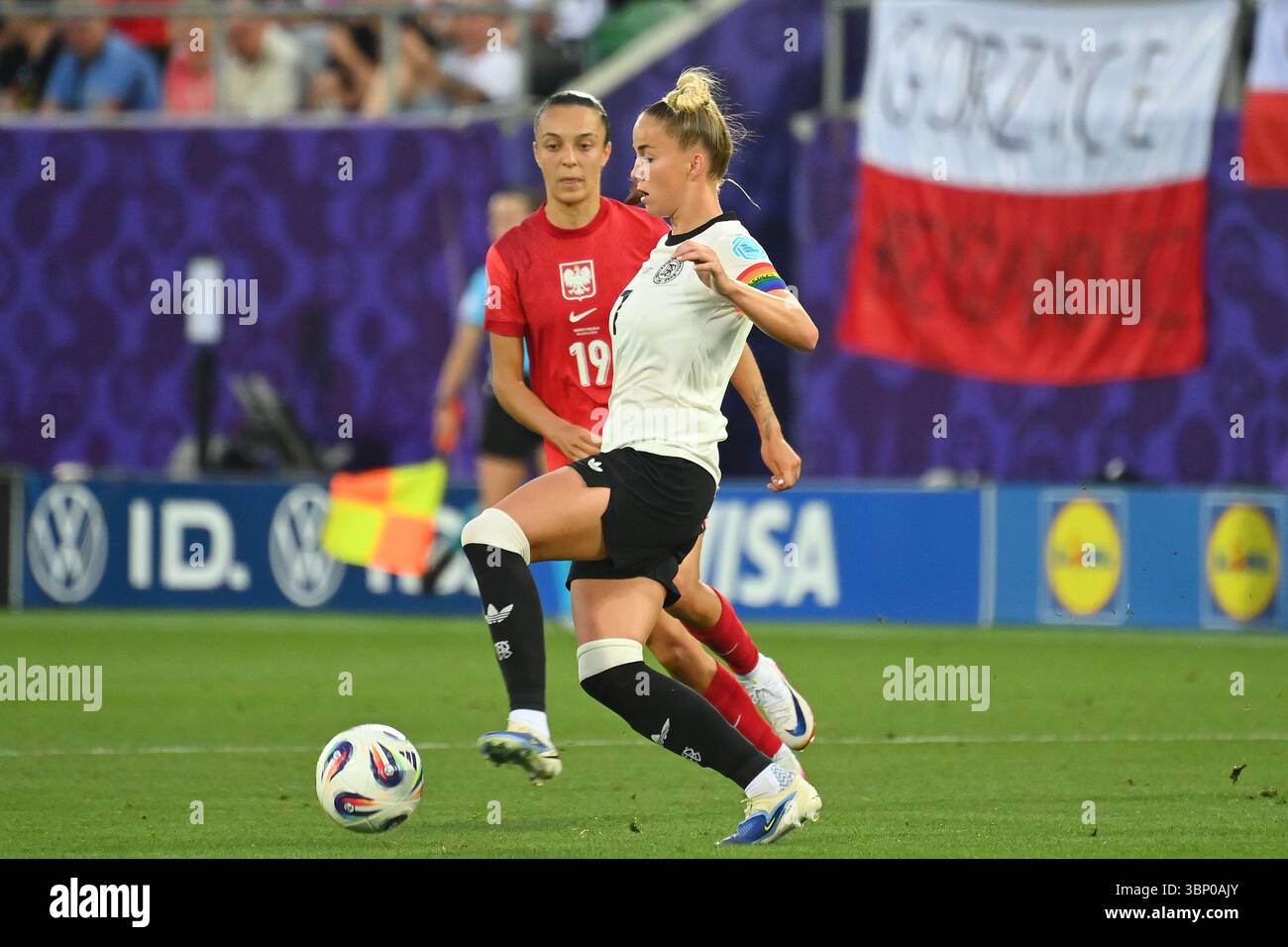 Giulia GWINN (GER), action, duels against Natalia Padilla-Bidas (POL ...