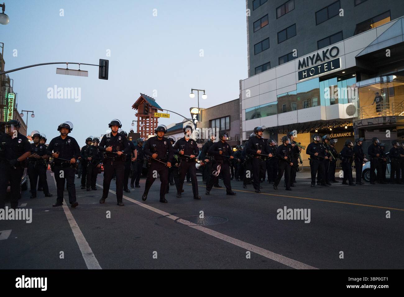 Los Angeles, United States, 04 July, 2025. LAPD create skirmish line to ...
