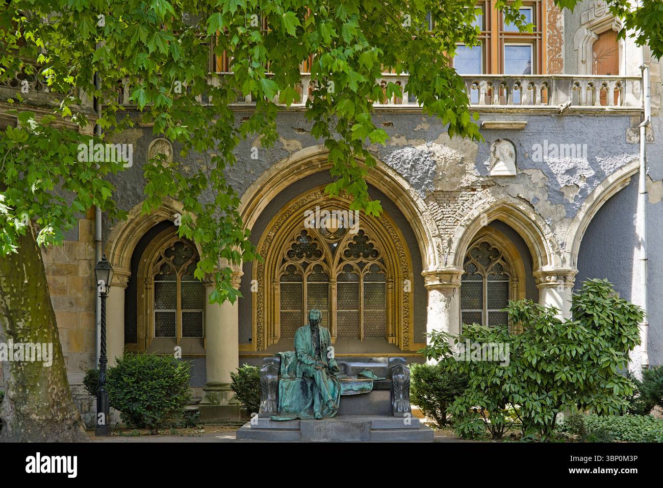 Statue of Grof Karolyi Sandor Stock Photo - Alamy