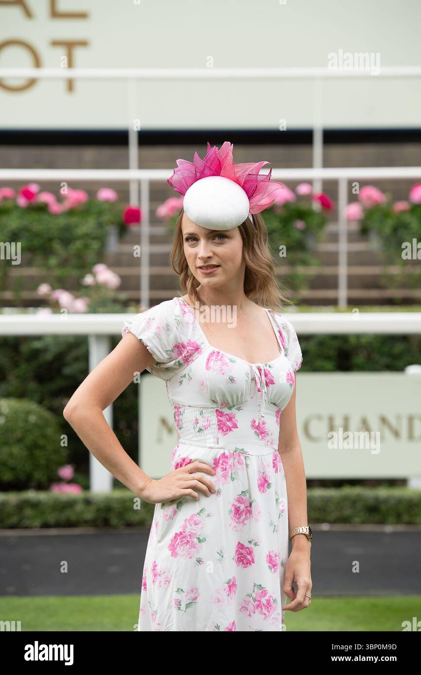 Ascot, Berkshire, UK. 21st June, 2025. Racing Photographer Francesca ...