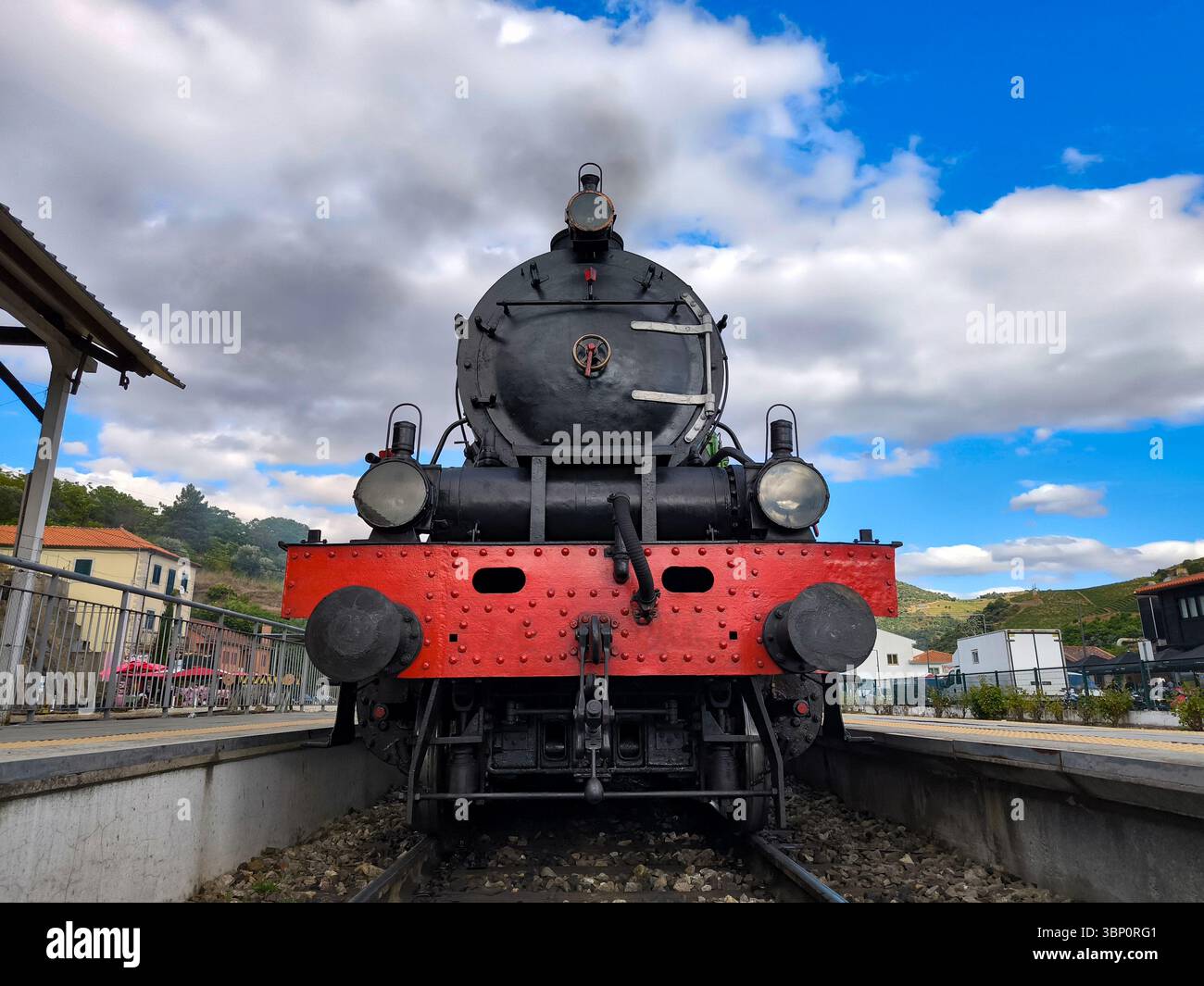 Damping beam hi-res stock photography and images - Alamy