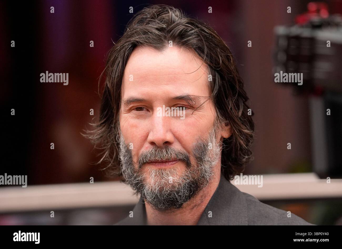 Keanu Reeves in the paddock at Silverstone Circuit, Northamptonshire ...