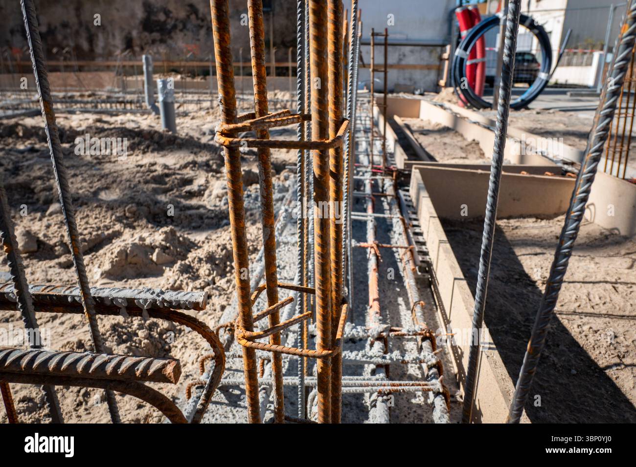 Robust construction hi-res stock photography and images - Alamy