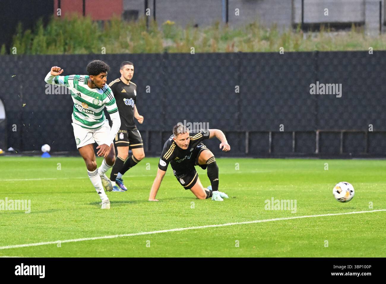 Glasgow, UK. 4th July, 2025. Samuel Isiguzo takes a shot on goal after ...