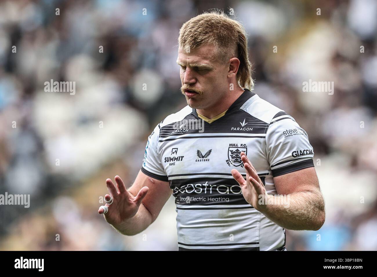 Brad Fash of Hull FC during pre-game warm up during the Betfred Super ...