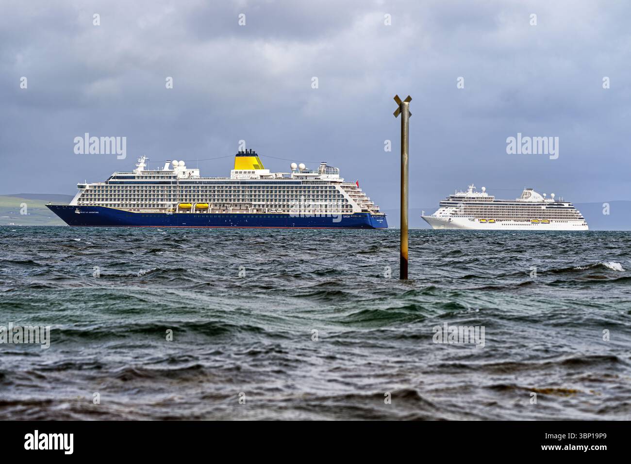 The cruise ships Spirit of Adventure (SagaCruises) and Seven Seas ...