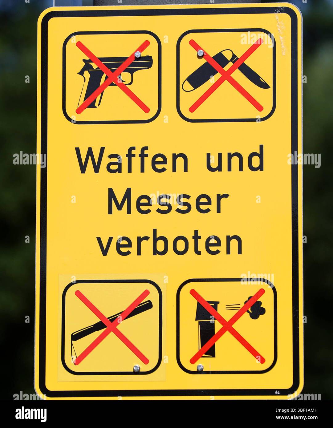 Hier im Bild ein Schild, Verbotsschild, Hinweisschild, Infoschild ...
