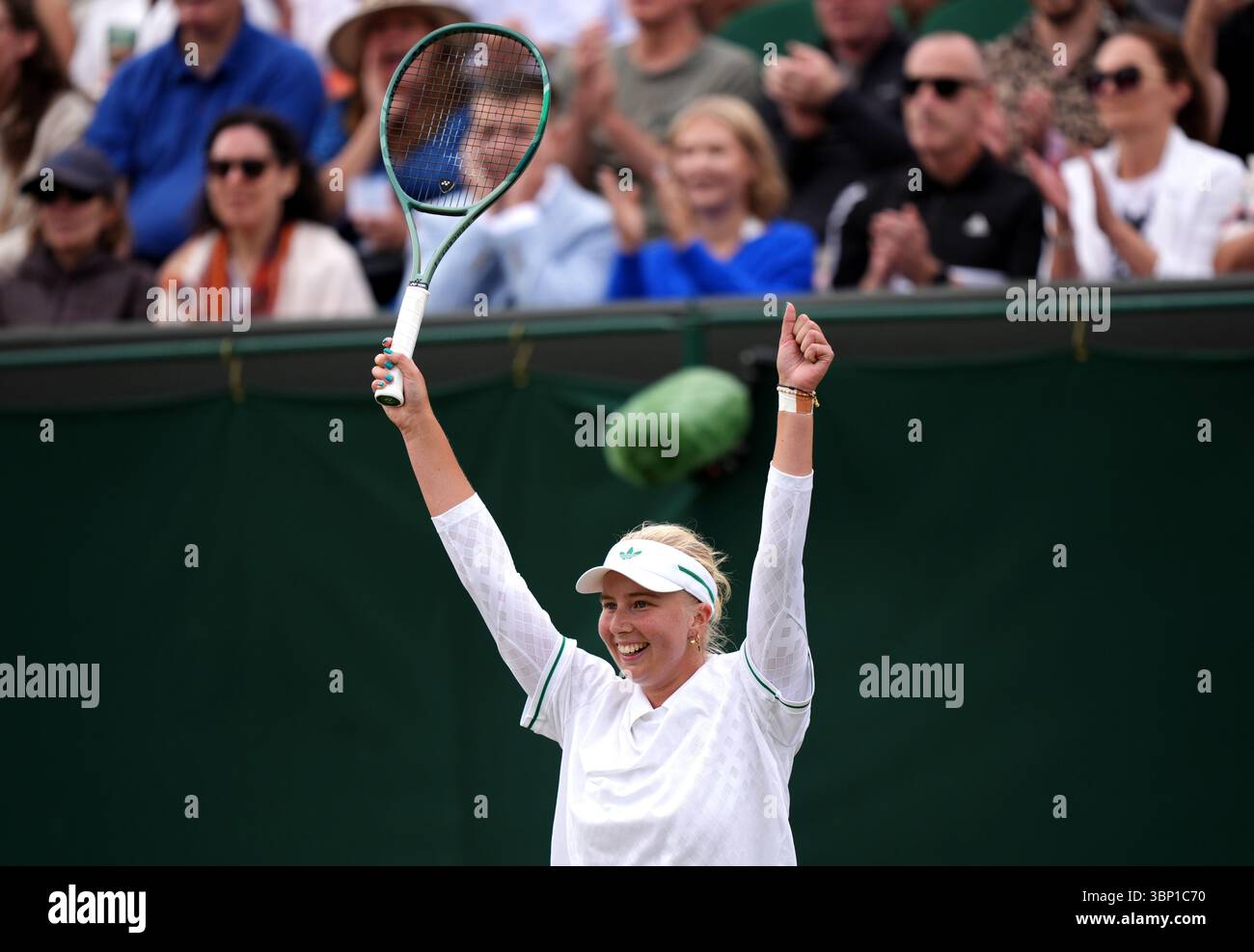 Clara Tauson celebrates following her Ladies' Singles match against ...