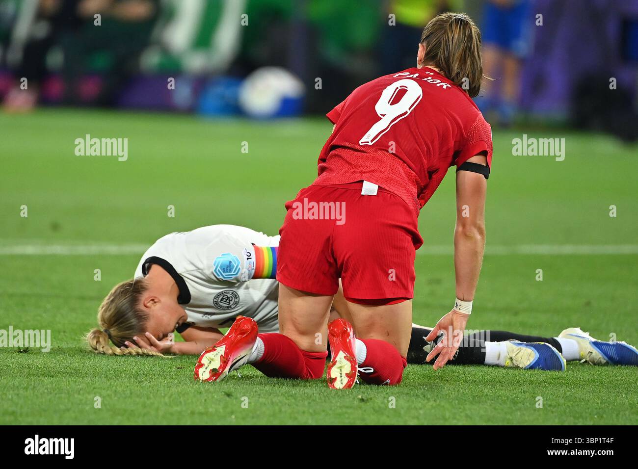 Injury: Giulia GWINN (GER), injured on the ground after action, duel ...