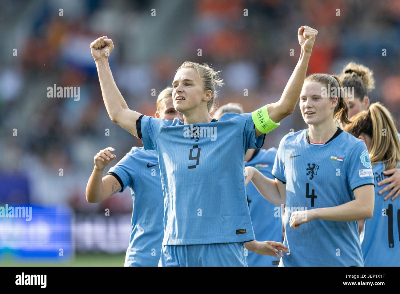 LUZERN- (l-r) Vivianne Miedema of Holland Veerle Buurman of Holland ...
